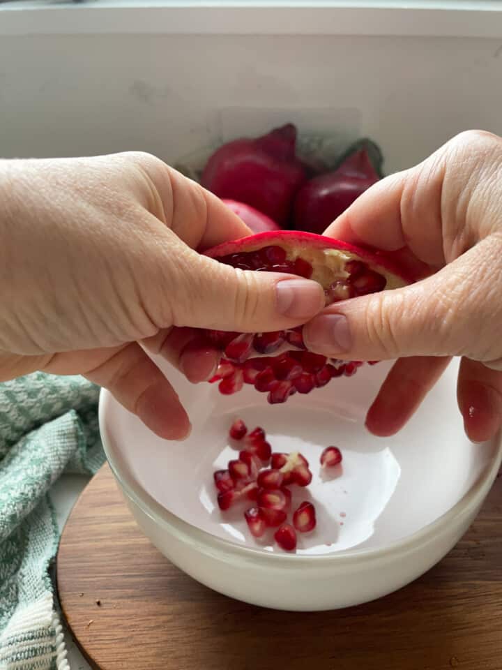 How to Cut a Pomegranate (With Less Mess!) - Minty Kitchen