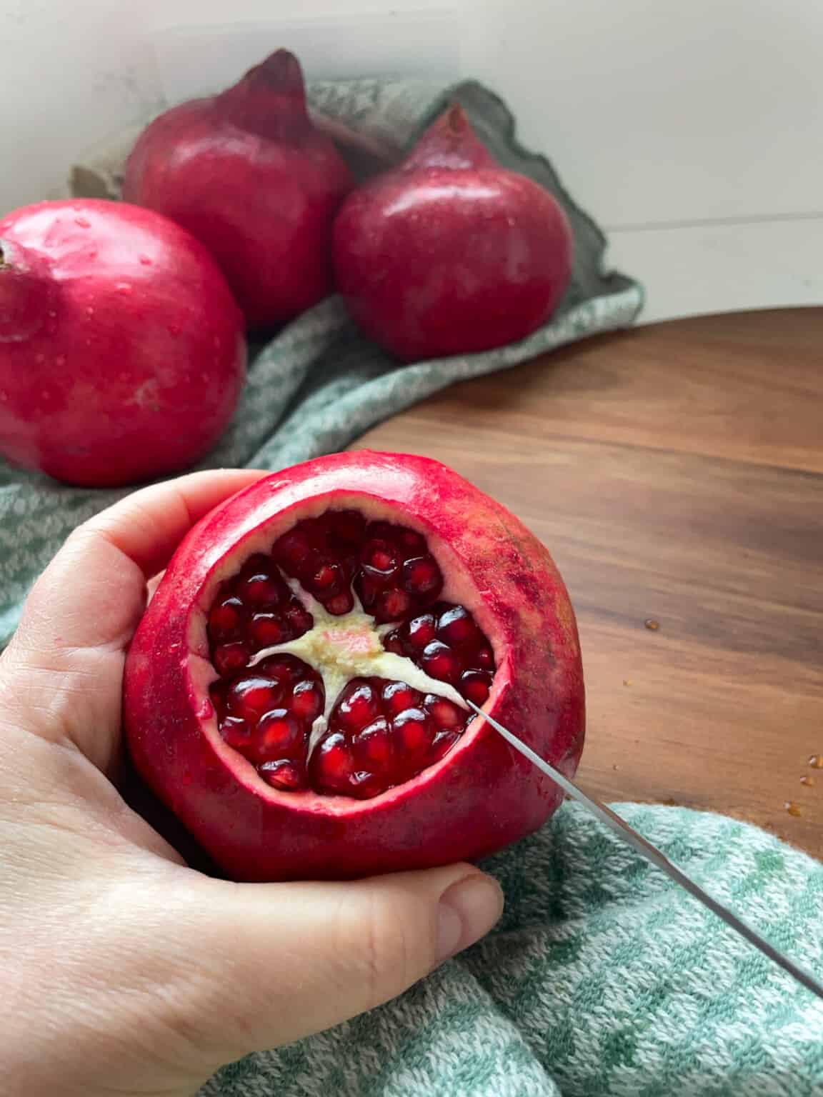 How to Cut a Pomegranate (With Less Mess!) - Minty Kitchen